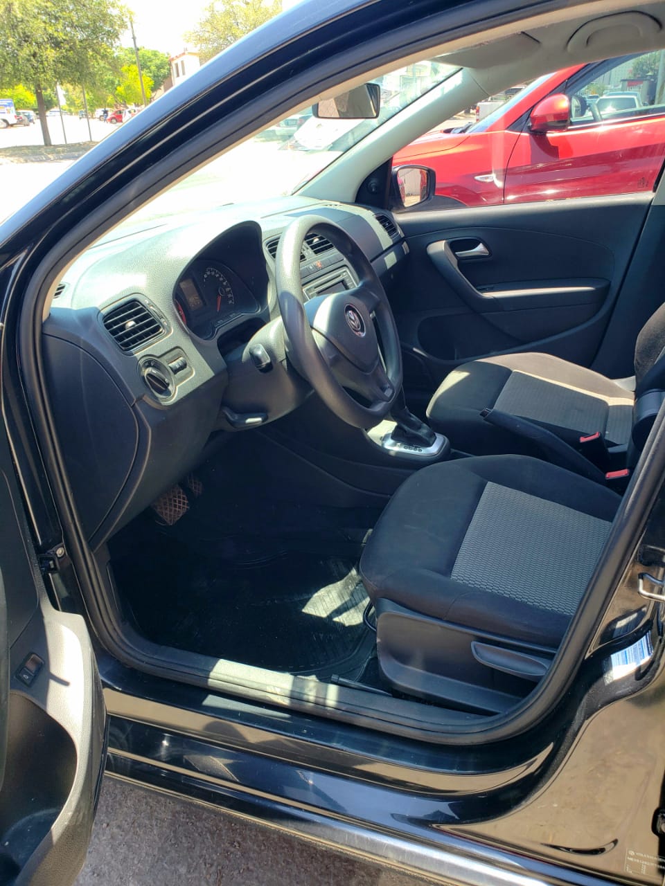 VOLKSWAGEN VENTO ACTIVE AUT 2015 – AutoPowerTRC